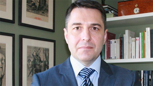 Le face à face en direct de Moscou avec Xavier Moreau, auteur ...