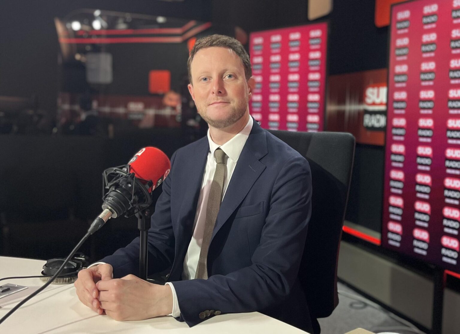 "Face au RN, il faut voter pour la personne en face, même LFI"